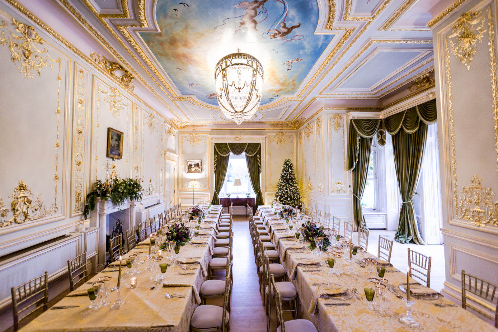 Ask the Expert - Christmas Entertaining with Halls & Halls Prive ...